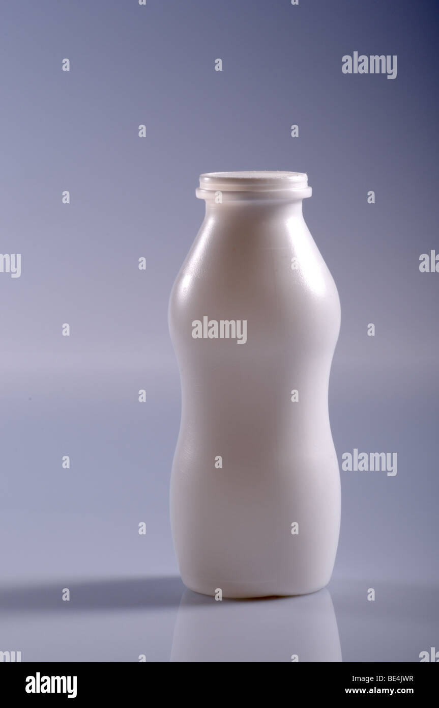 White plastic bottle hi-res stock photography and images - Alamy