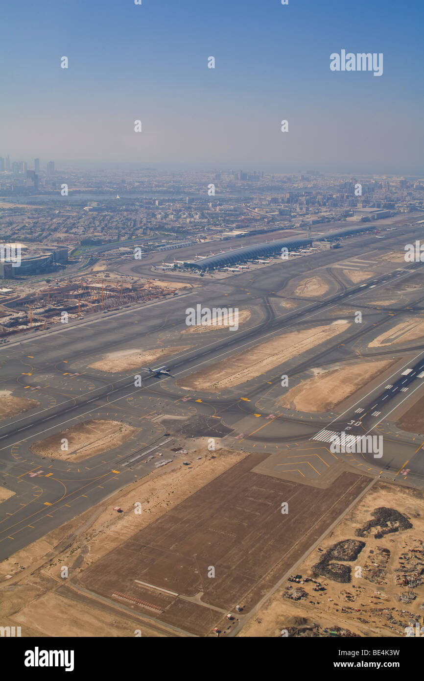 Flight over Dubai Airport Stock Photo - Alamy