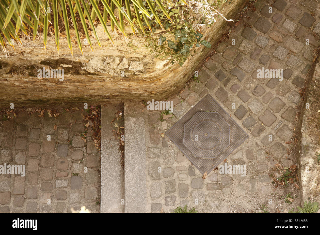 Straight down hi-res stock photography and images - Alamy