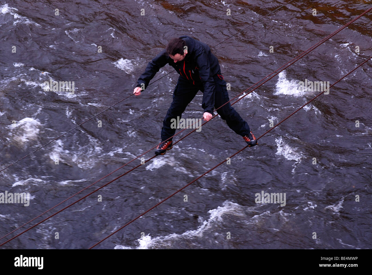 Rope bridges hi-res stock photography and images - Alamy