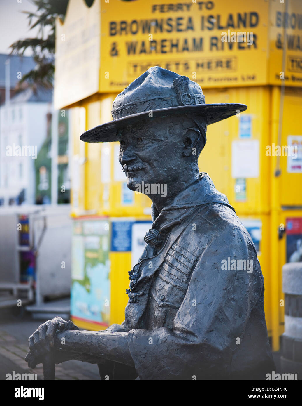 Robert baden powell statue hi-res stock photography and images - Alamy