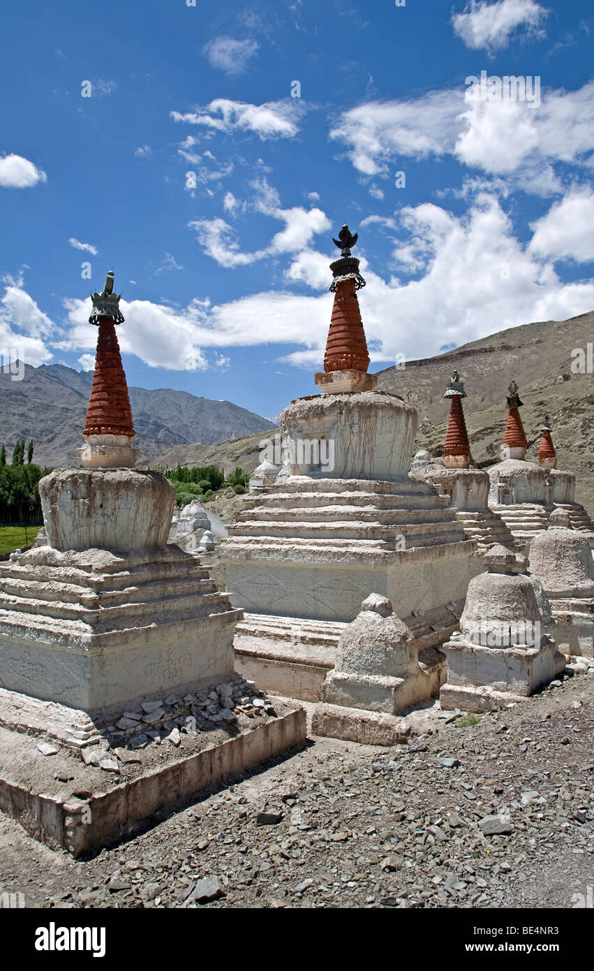 Chorten buddhist symbol landscape hi-res stock photography and images ...