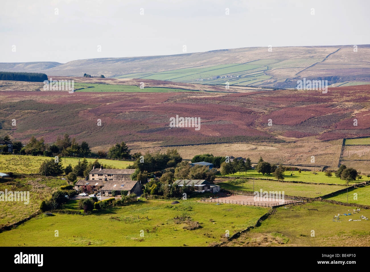 English country cottage farm hi-res stock photography and images - Alamy