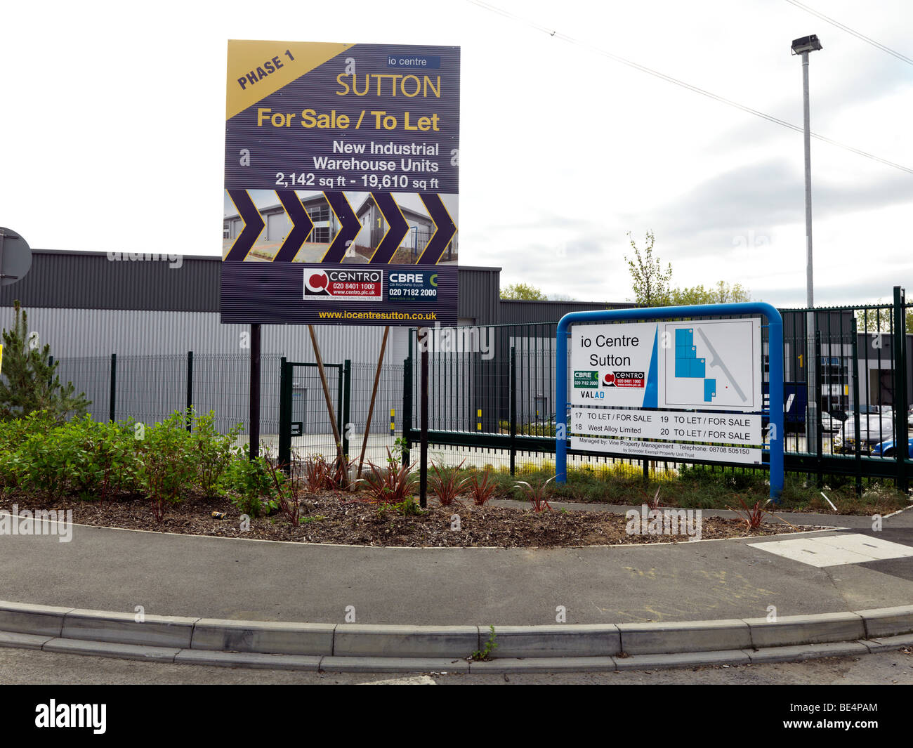 Industrial units sign hi-res stock photography and images - Alamy