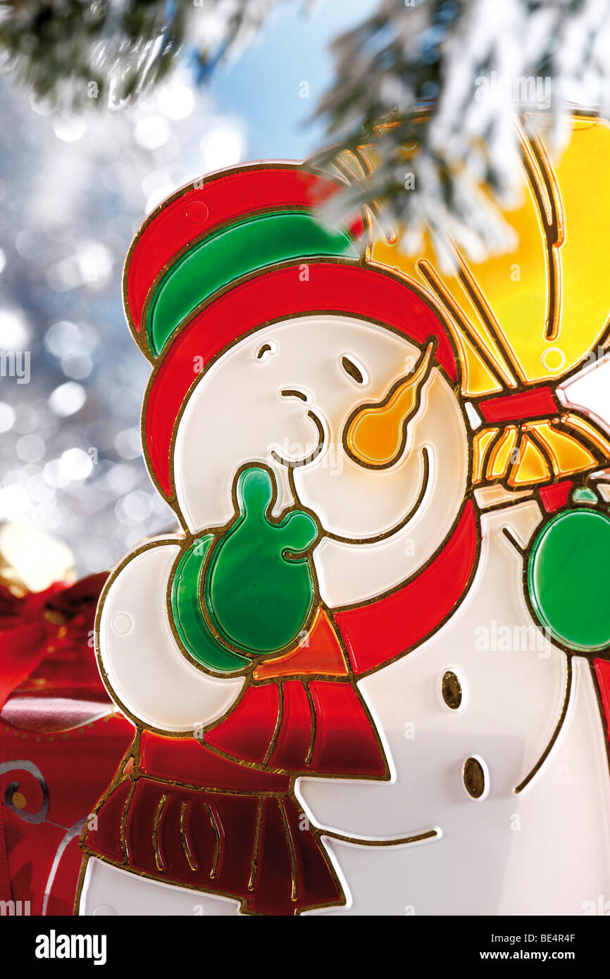 Snowman, window decoration Stock Photo - Alamy