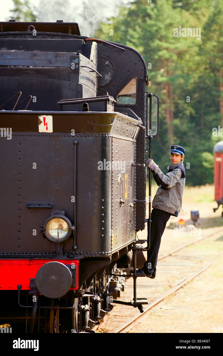 Old man ranges hi-res stock photography and images - Alamy