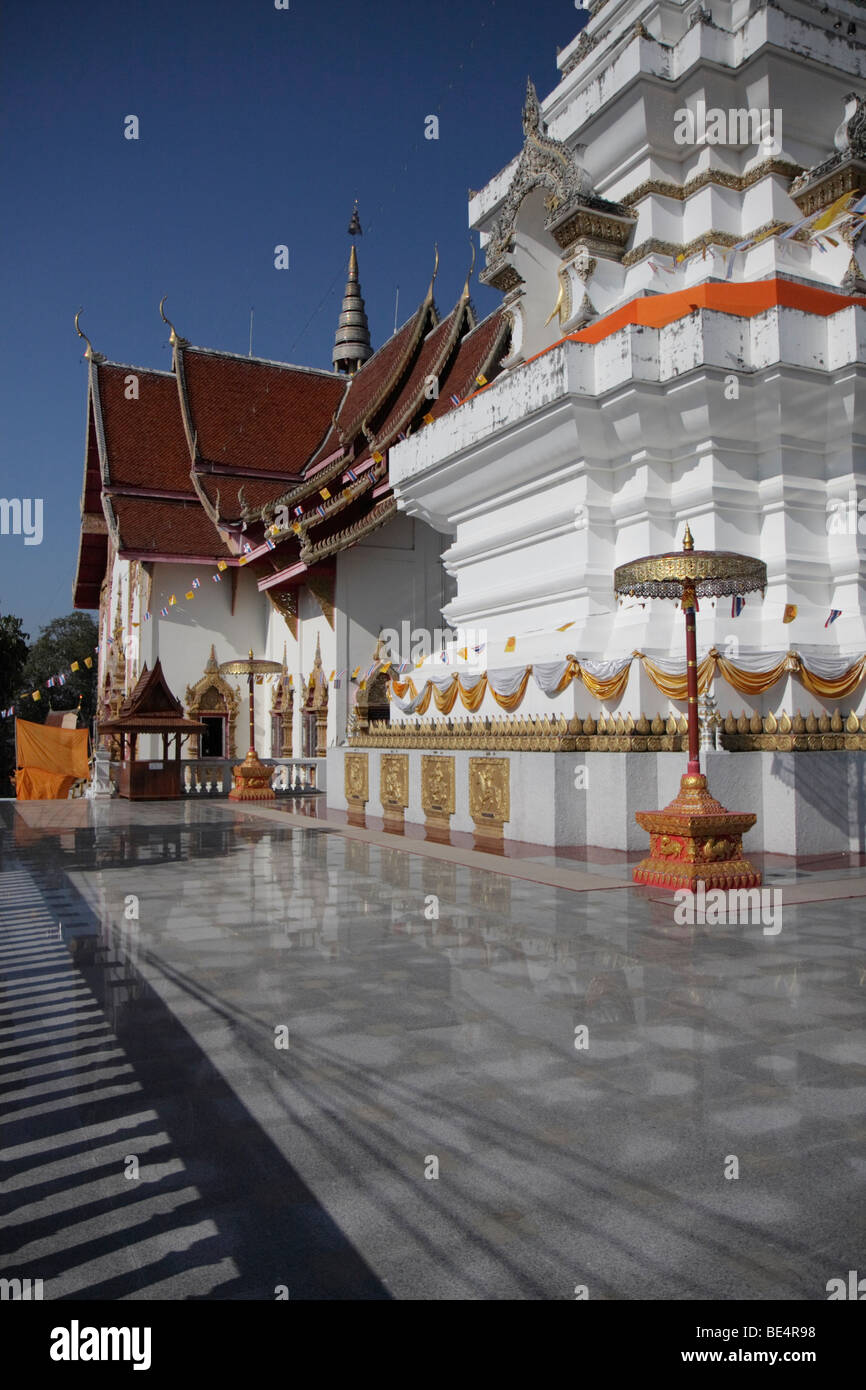 Doi saket temple hi-res stock photography and images - Alamy
