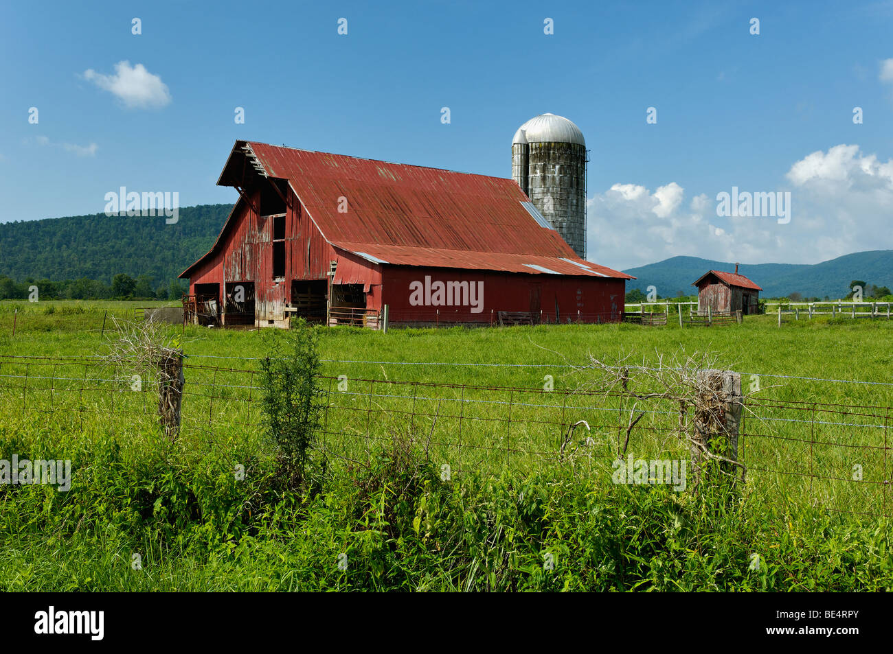 Red Barn and Fence in Grassy Cove in Cumberland County, Tennessee Stock ...