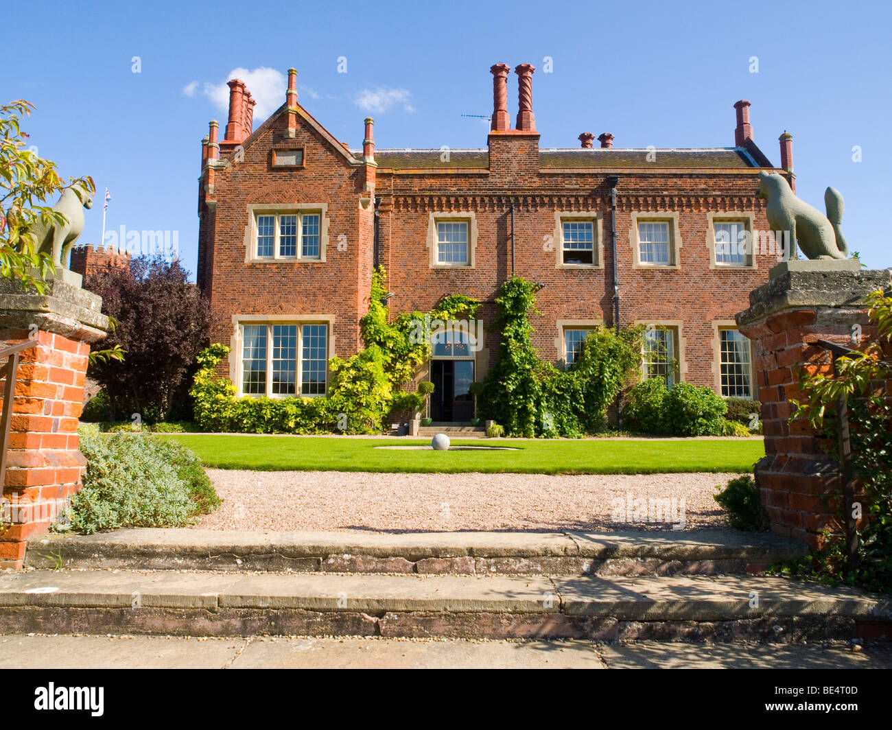 Stately home in nottinghamshire hi-res stock photography and images - Alamy