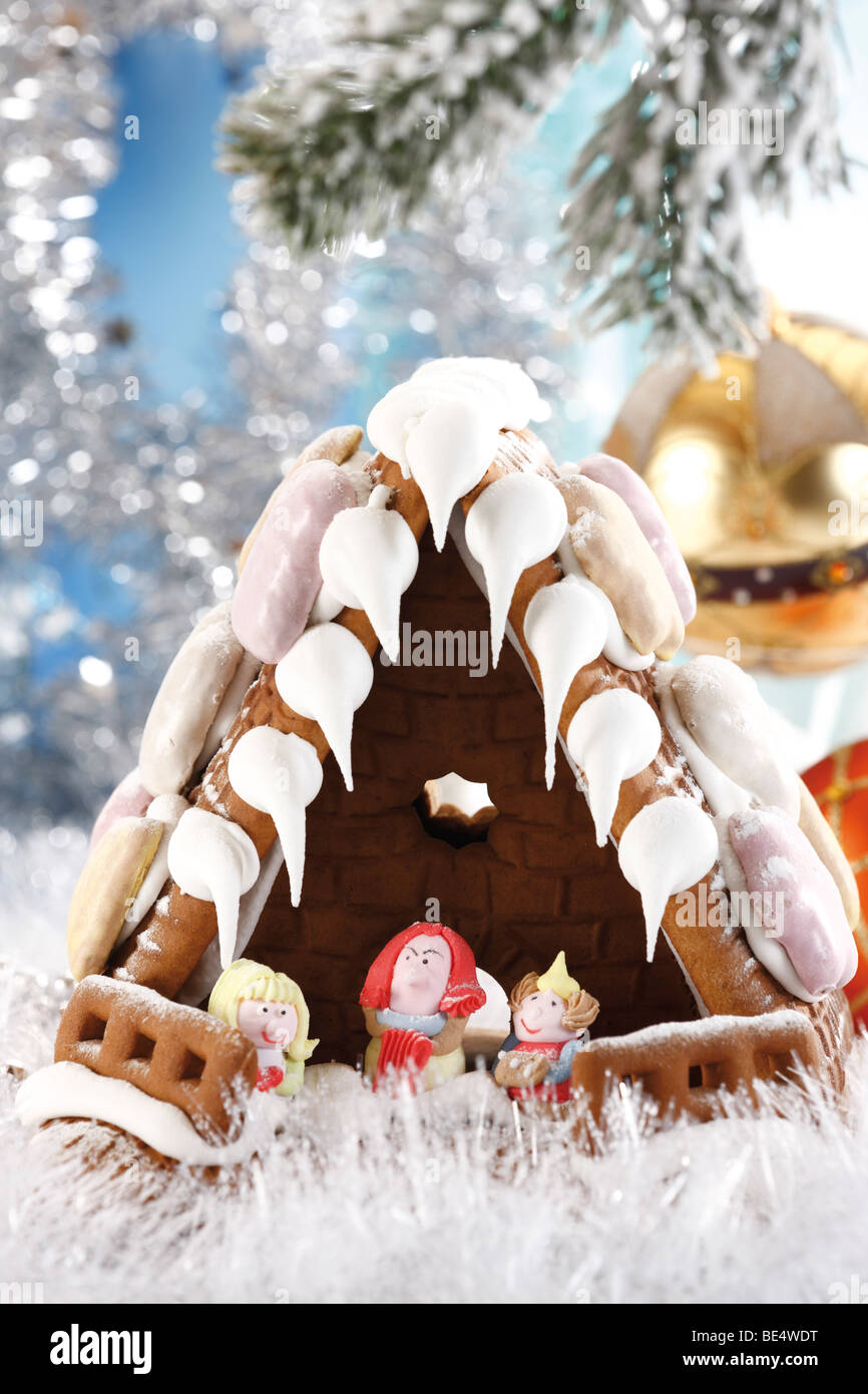 Witch's house, gingerbread house in festive atmosphere Stock Photo - Alamy