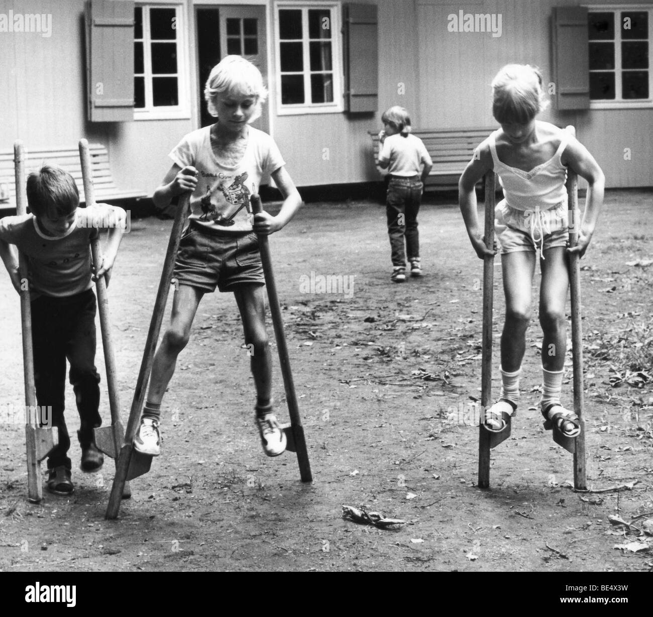Kids at children's party, Leipzig, GDR, East Germany, historical photo ...