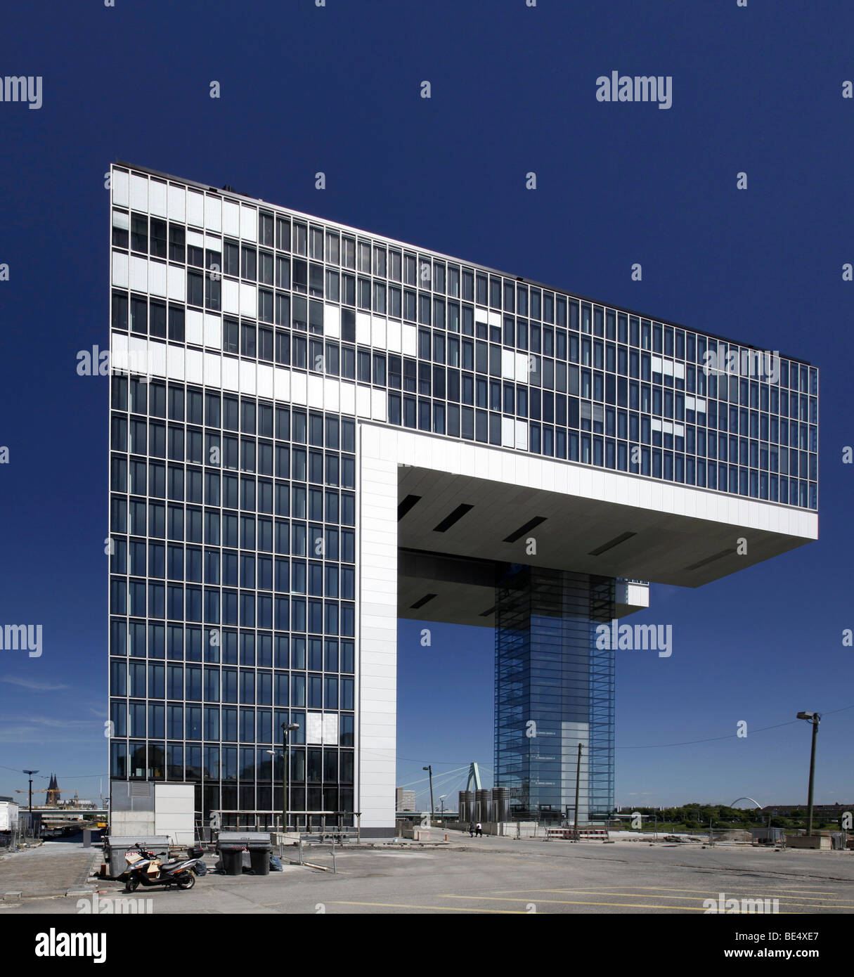 Crane house hi-res stock photography and images - Alamy