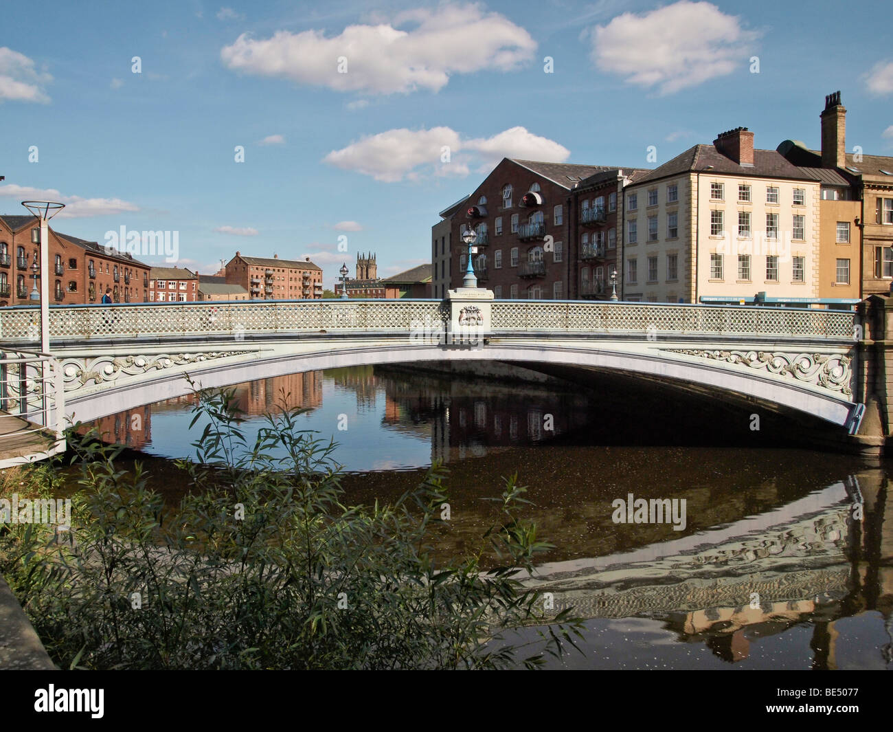 Leeds bridge hi-res stock photography and images - Alamy
