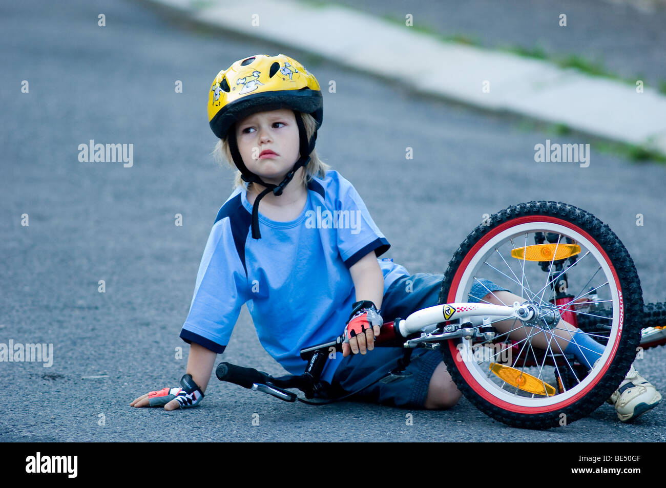 bicycle fall Stock Photo - Alamy
