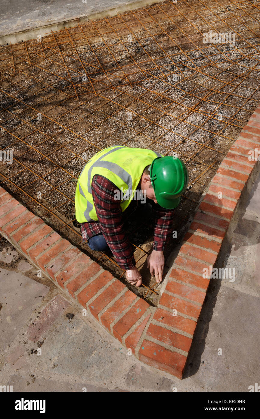 Concrete steel mesh hi-res stock photography and images - Alamy