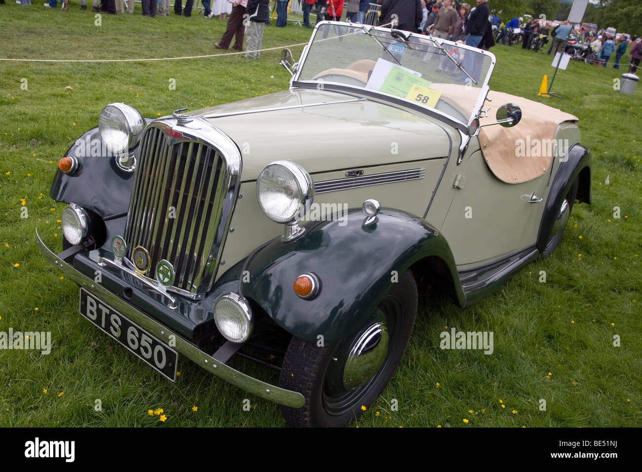 Singer roadster hi-res stock photography and images - Alamy
