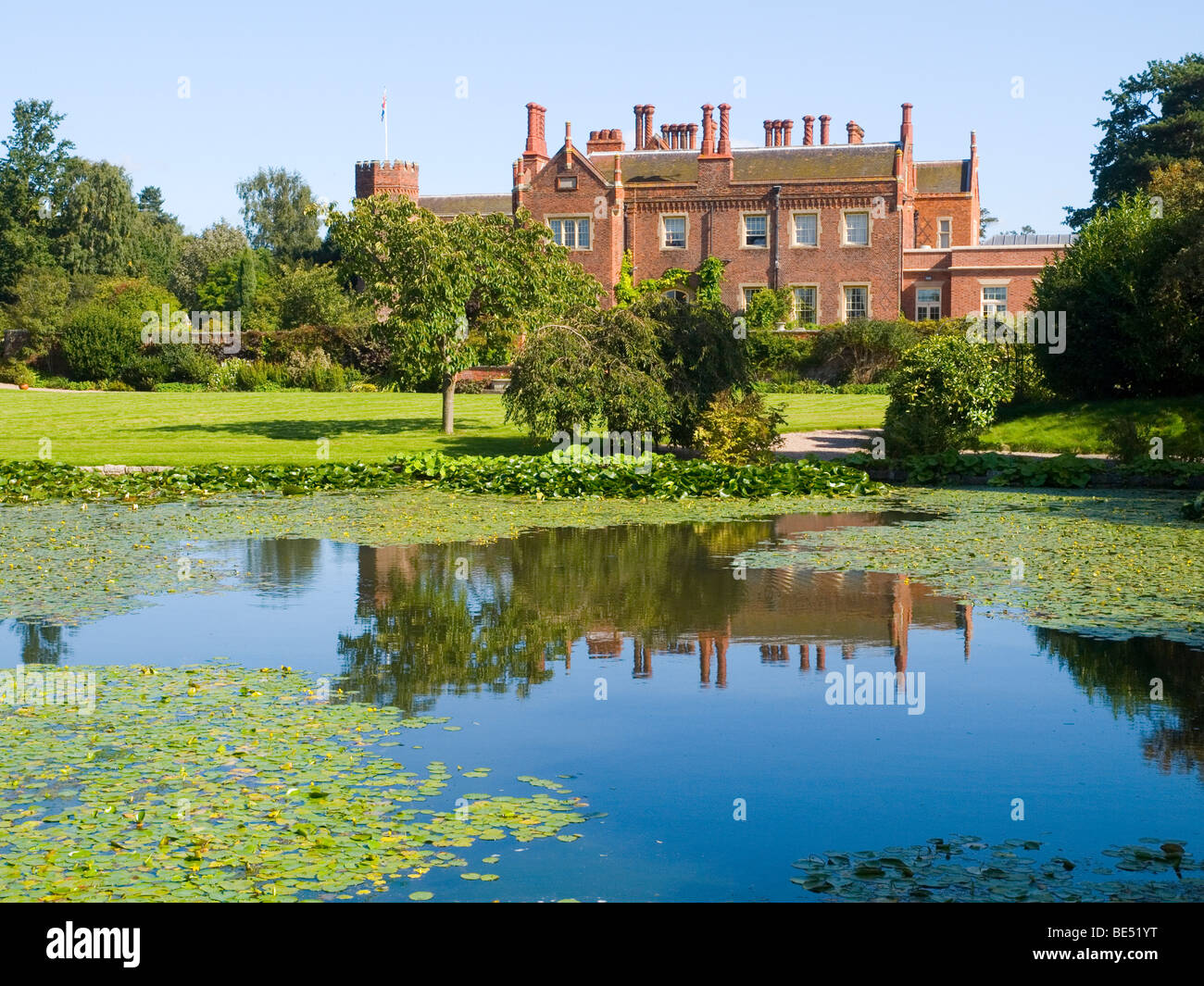 Bronze age house uk hi-res stock photography and images - Alamy