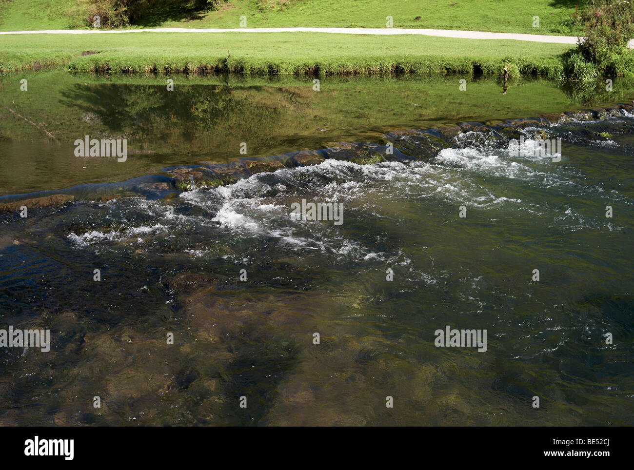 river dove dovedale peak district national park derbyshire ...