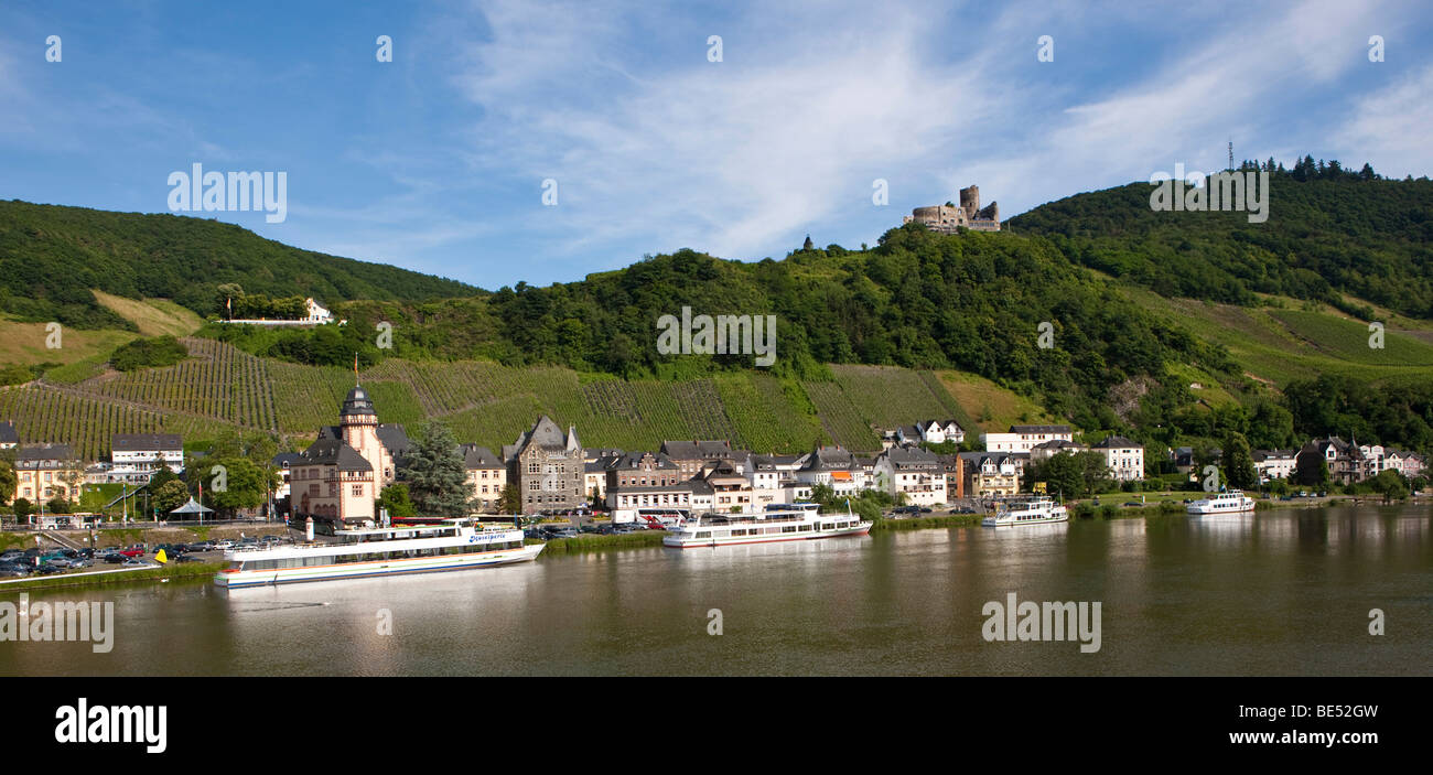 Landshut castle in bernkastel kues hi-res stock photography and images ...
