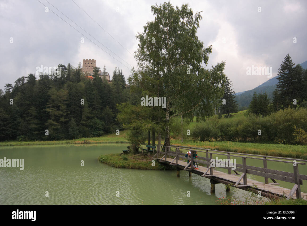 Small bridge in castle hi-res stock photography and images - Alamy