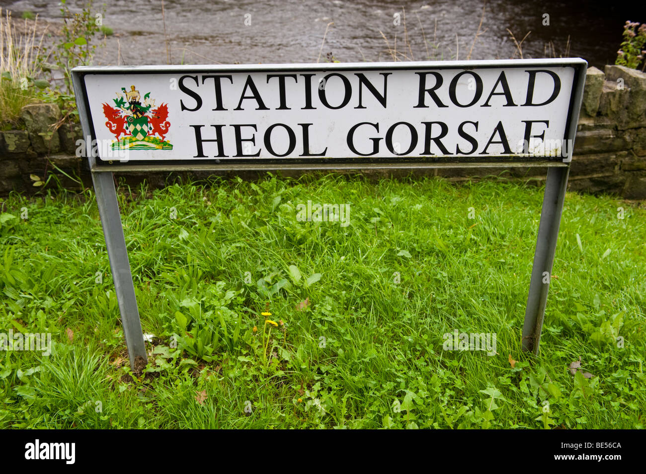 Welsh road signs hi-res stock photography and images - Alamy