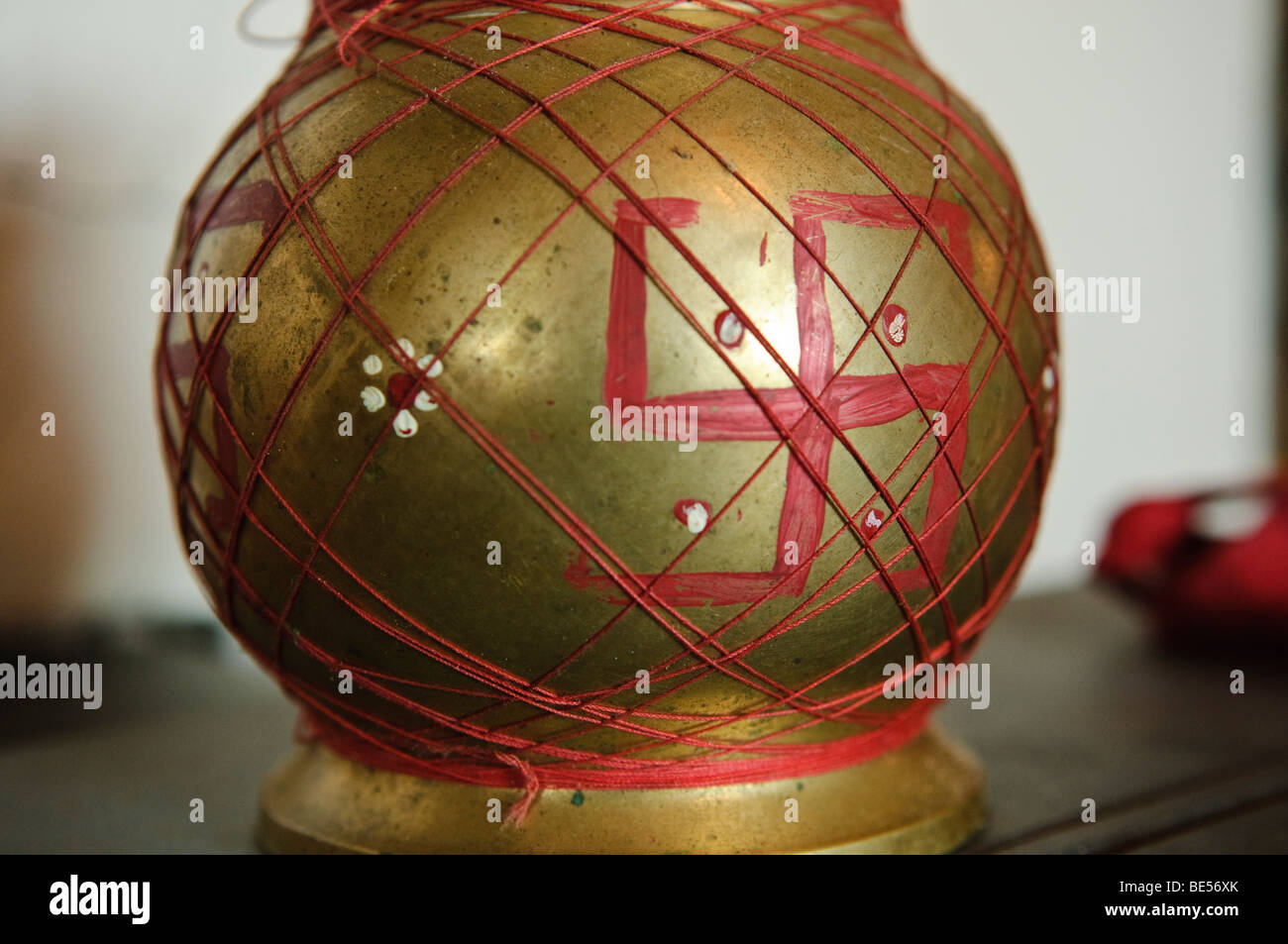 Hindu swastika hi-res stock photography and images - Alamy