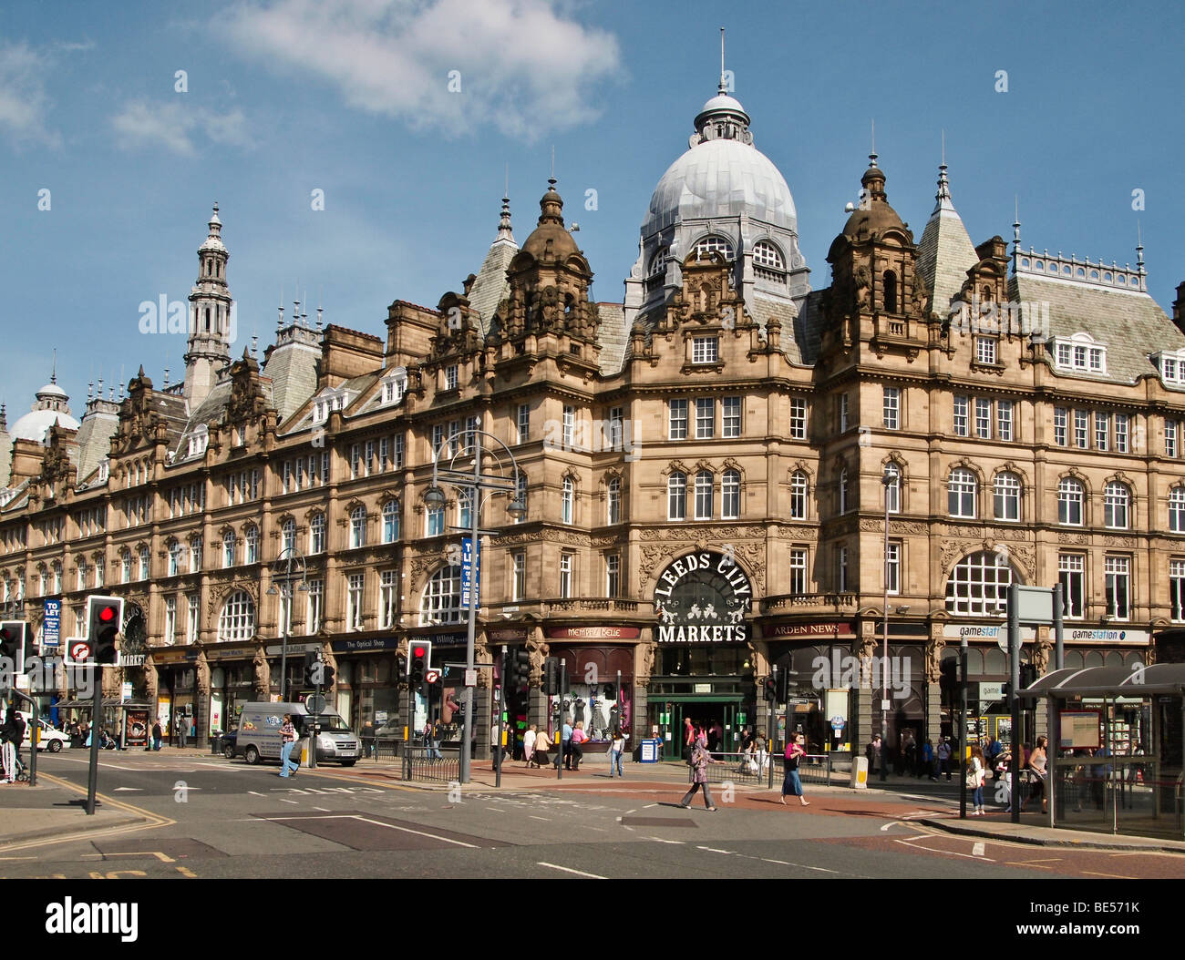 Leeds city hi-res stock photography and images - Alamy