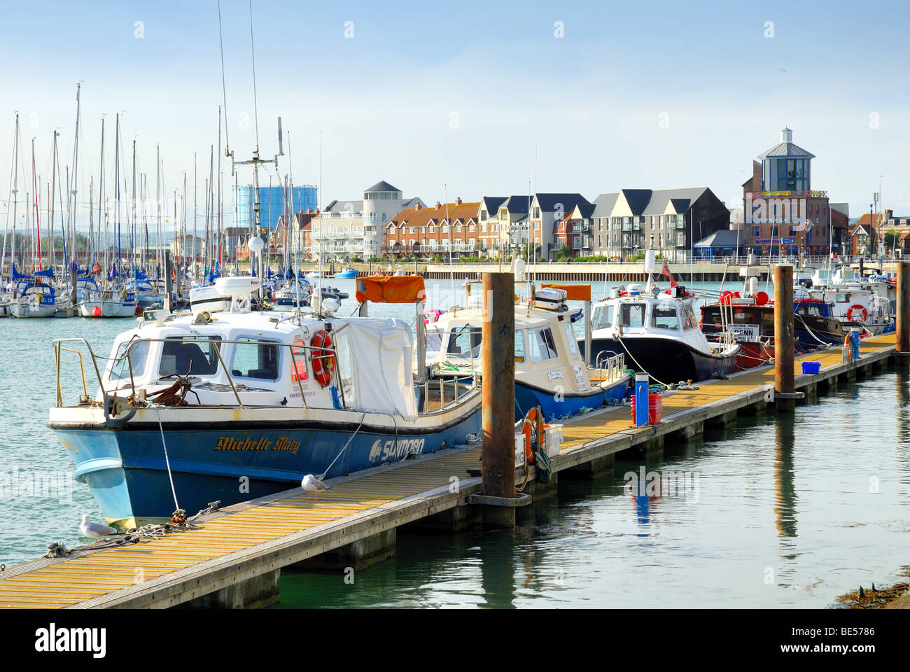 Littlehampton harbour be5786 hi-res stock photography and images - Alamy