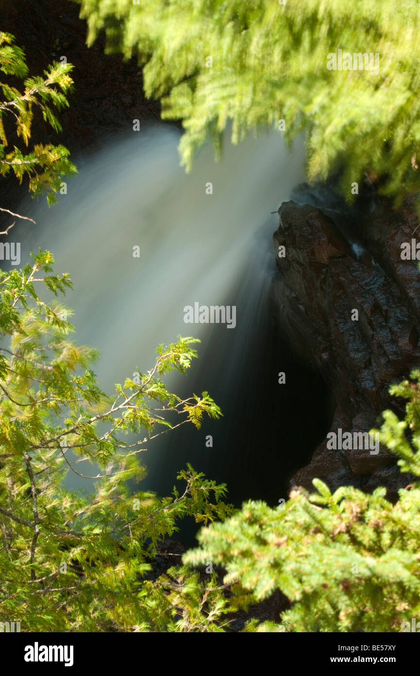 THE FALLS OF DEVIL'S KETTLE ON THE BRULE RIVER Stock Photo - Alamy