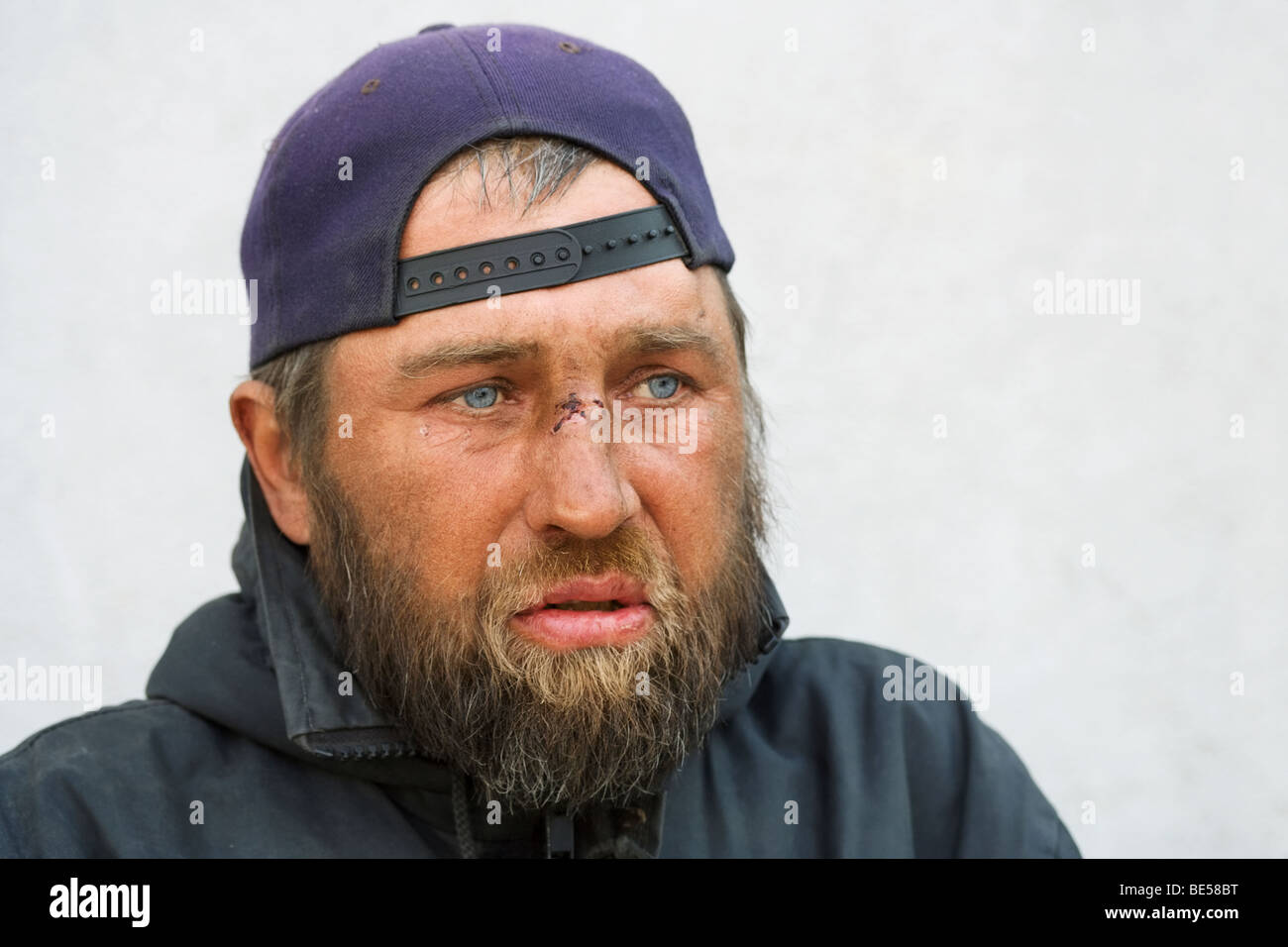 Homeless poverty poor men man male hi-res stock photography and images ...