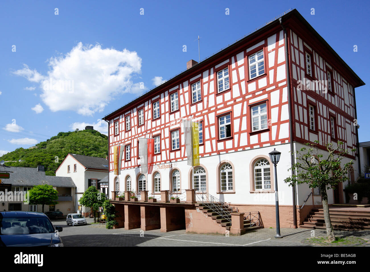 Town hall in Lorch, Nollig castle ruins, Hesse, Germany, Europe Stock ...
