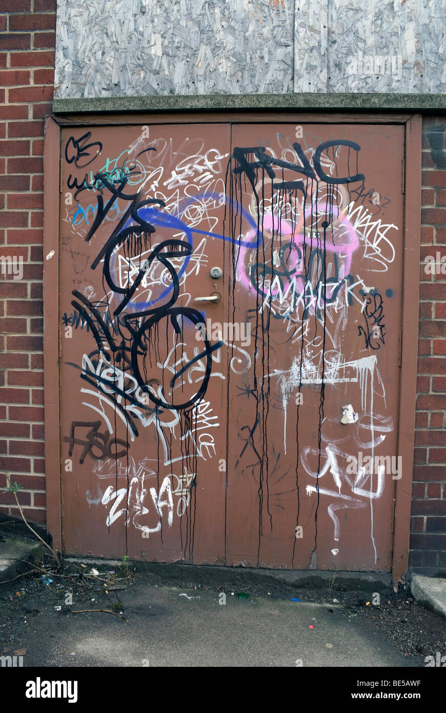 Inner city decay hi-res stock photography and images - Alamy