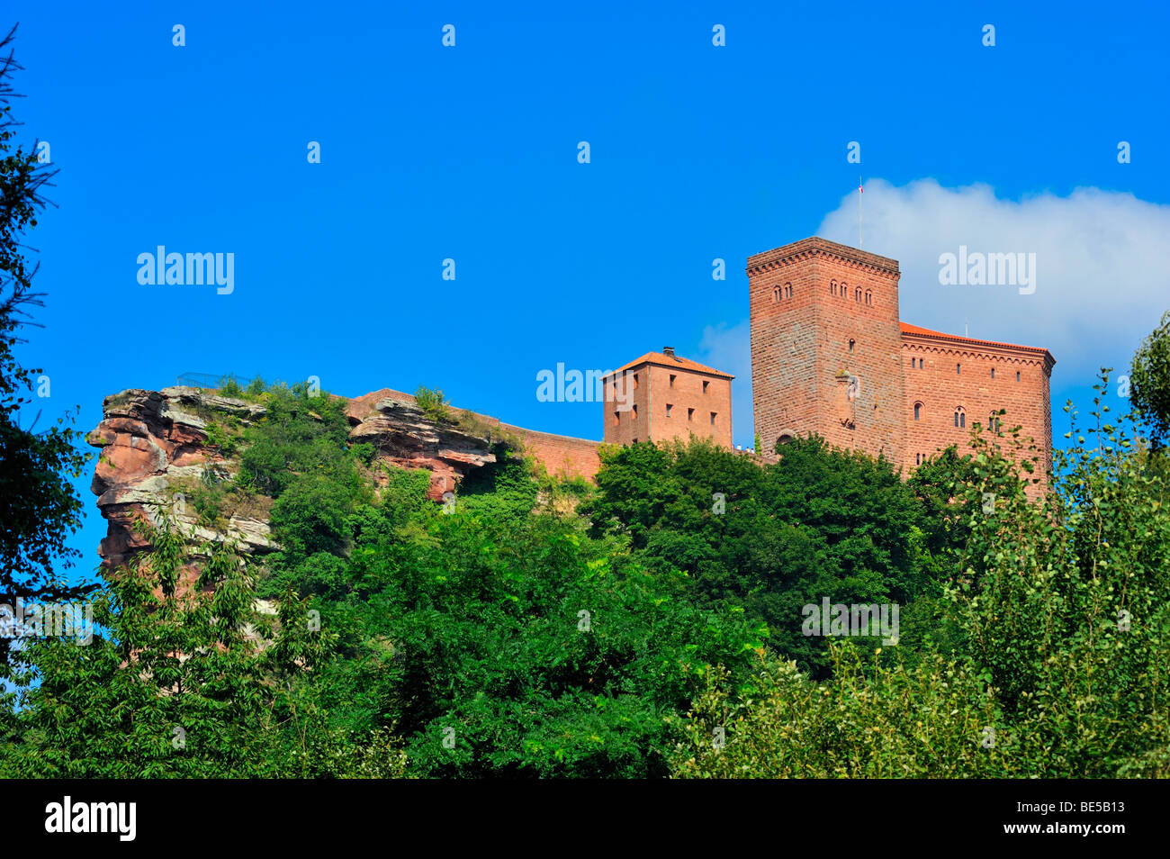 Burg Trifels castle, Annweiler, Naturpark Pfaelzerwald nature reserve ...