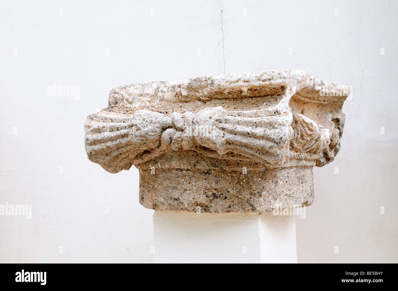 Ionic column greece hi-res stock photography and images - Alamy