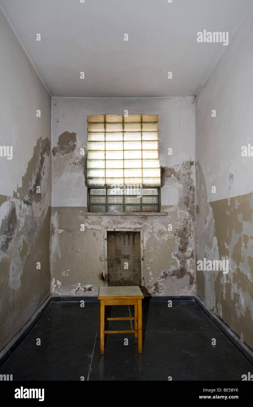 Prison cell with stool, Berlin-Hohenschoenhausen memorial, former ...
