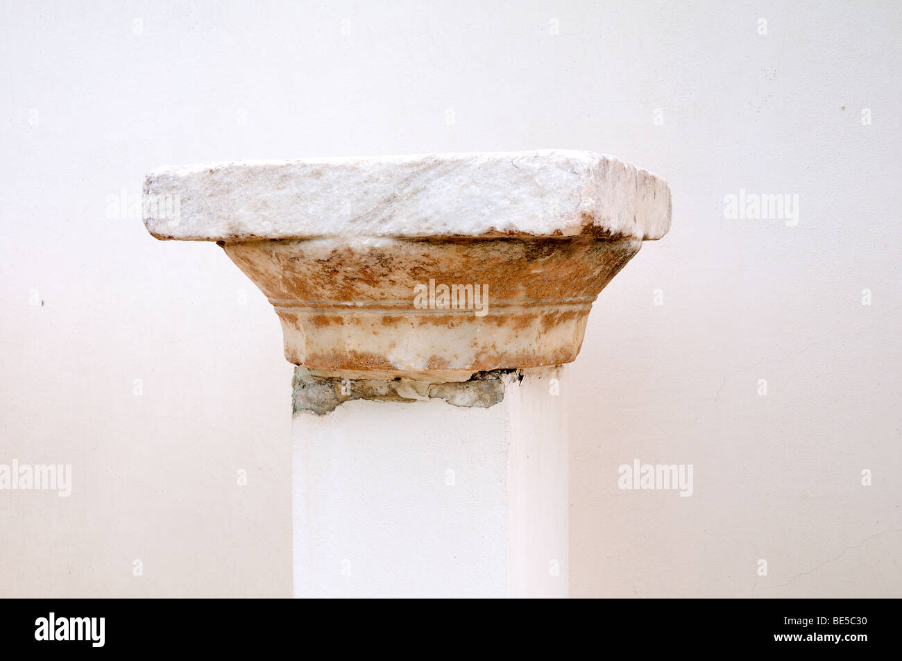 Doric column hi-res stock photography and images - Alamy