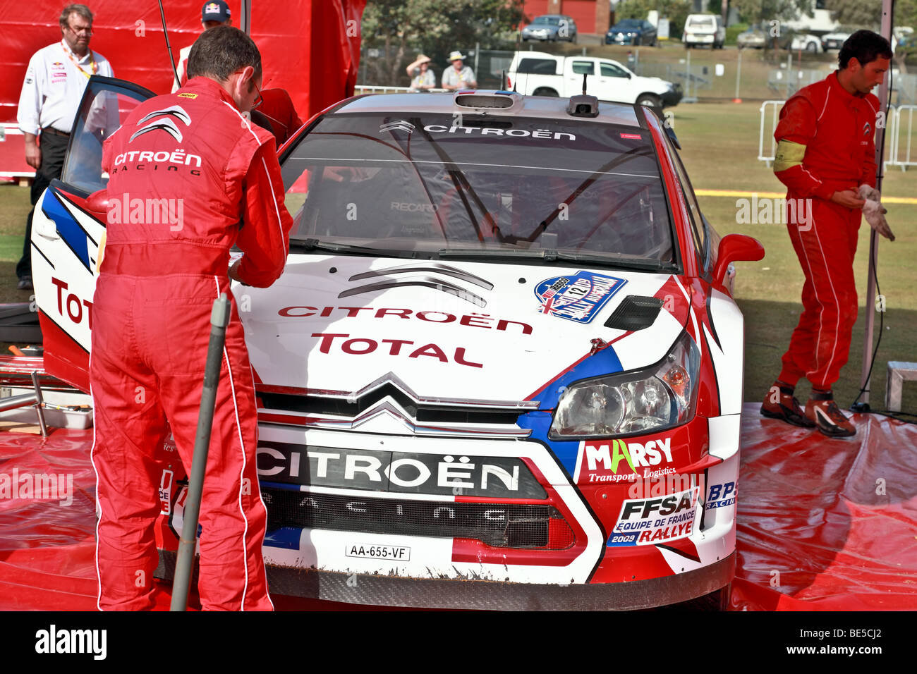 Motorsport: Rally Australia 2009/WRC rally car moving into its pit stop ...