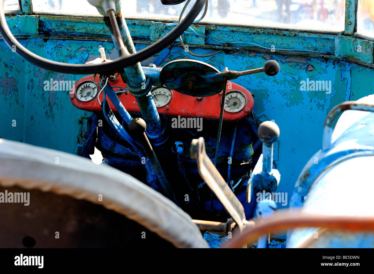 Vintage tractor engine close up Stock Photo - Alamy