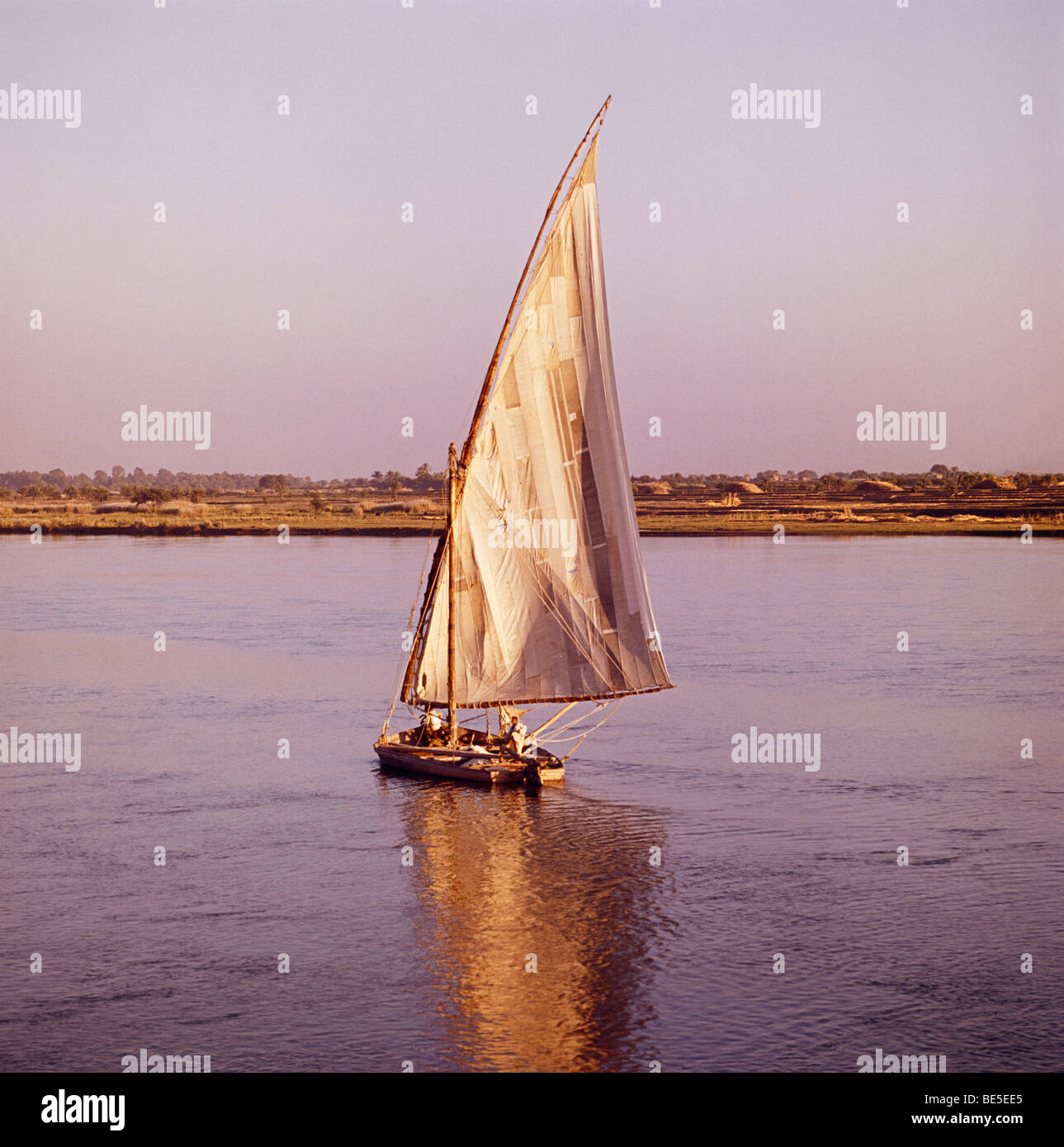 Egyptian sail boat hi-res stock photography and images - Alamy