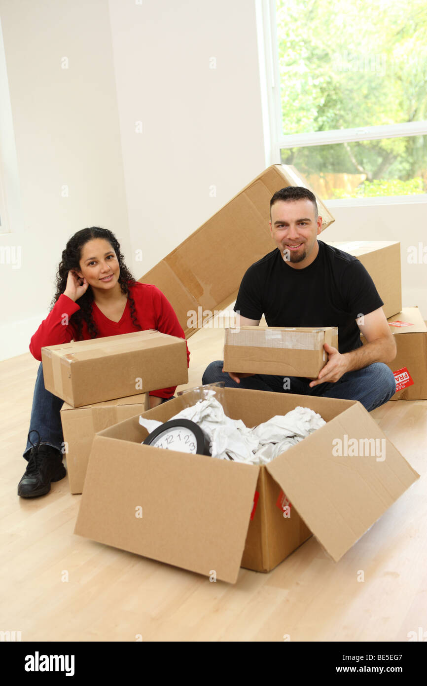 Female moving hi-res stock photography and images - Alamy