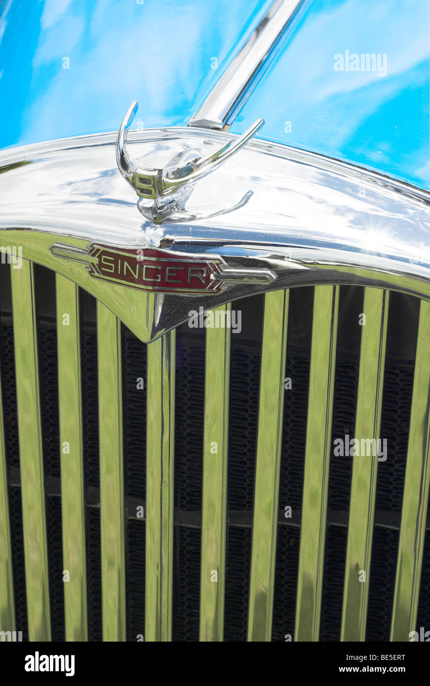 Classic Singer 9 sports bonnet furniture and grill Stock Photo - Alamy