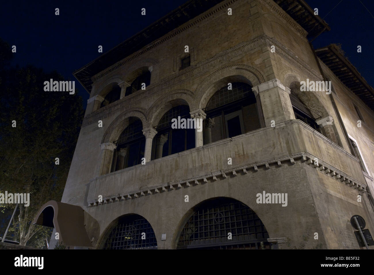 Rome, Italy. The "Albergo dell'Orso", ancient XV century building Stock ...