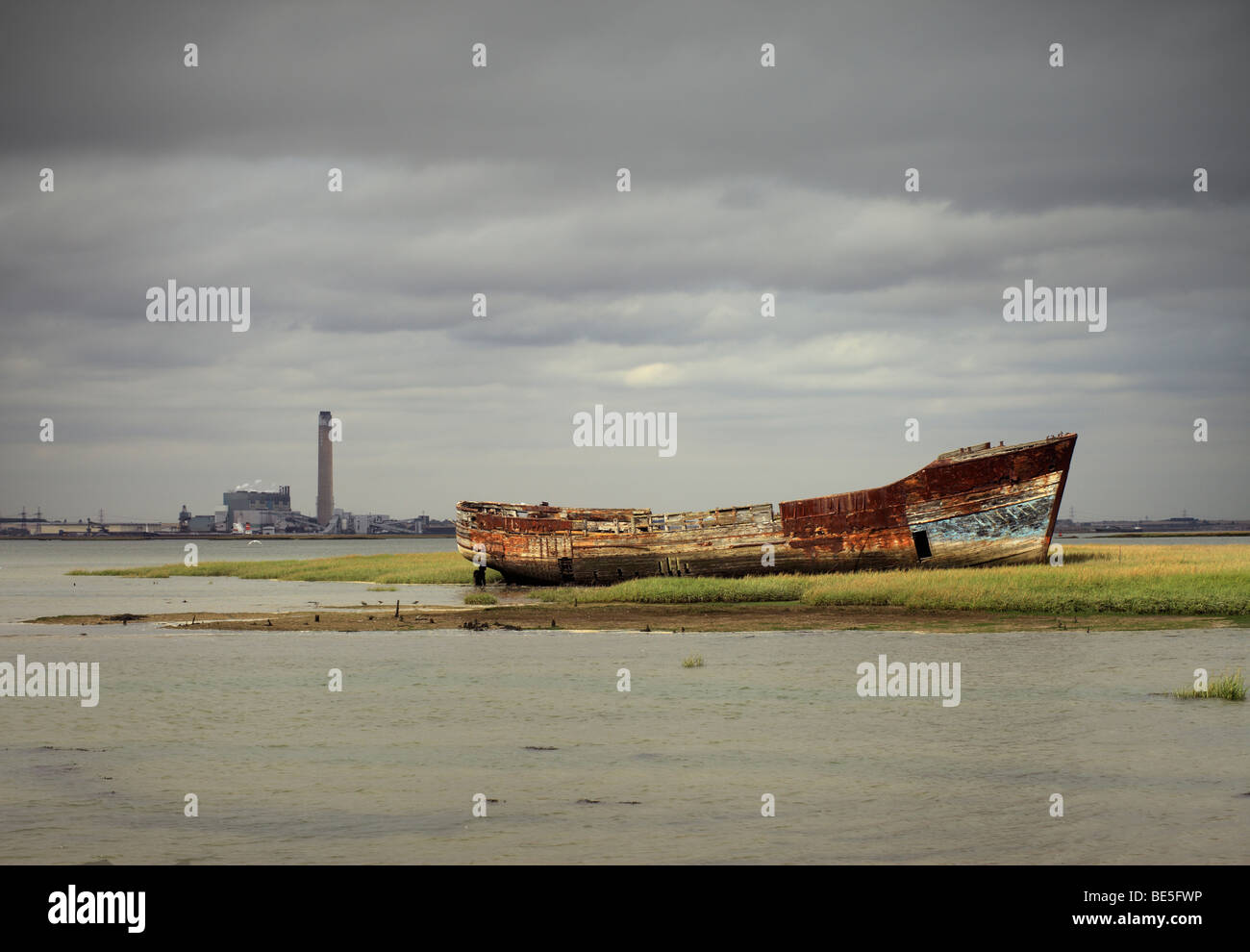 Shipwreck. Rainham Creek, River Medway, Kent, England, UK Stock Photo ...