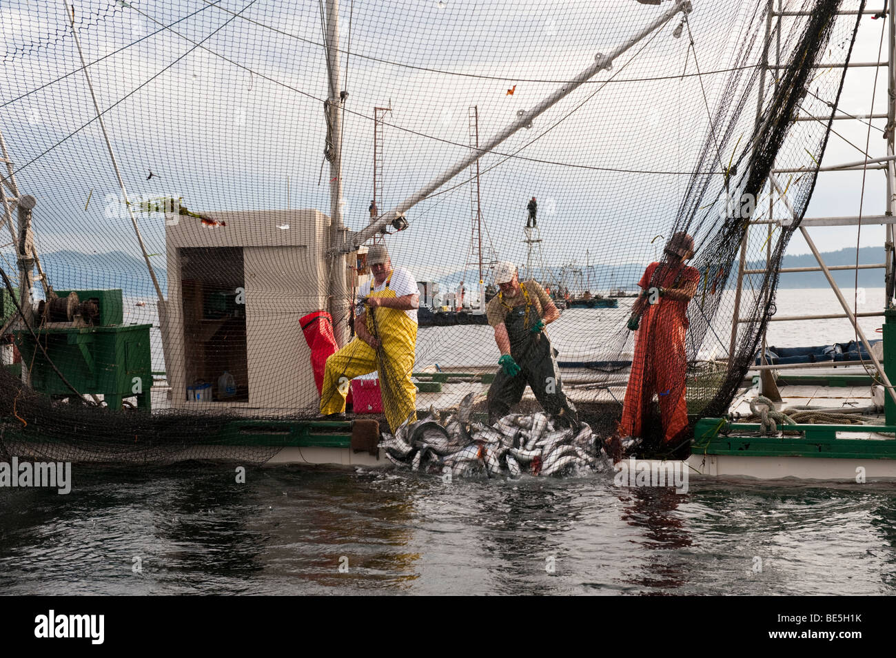 Native american fishing net hi-res stock photography and images - Alamy