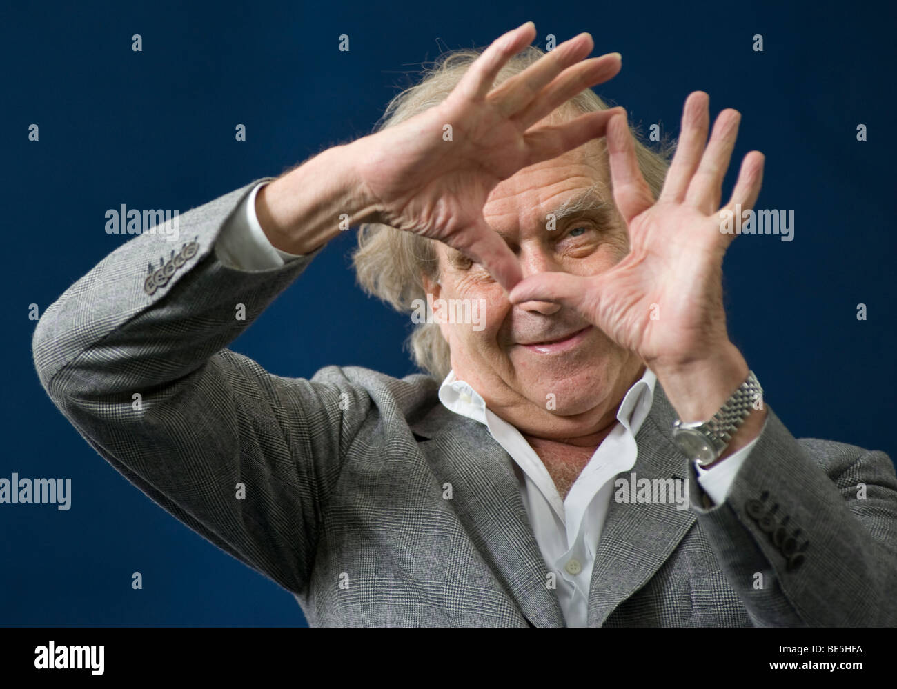 Scarfe hi-res stock photography and images - Alamy