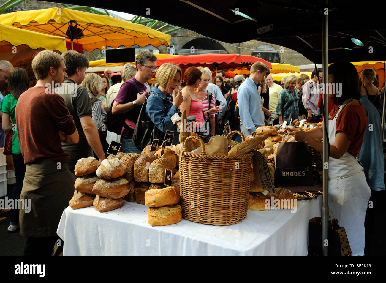 Bread stall in Jubilee Market, part of Southwark's Borough Market ...