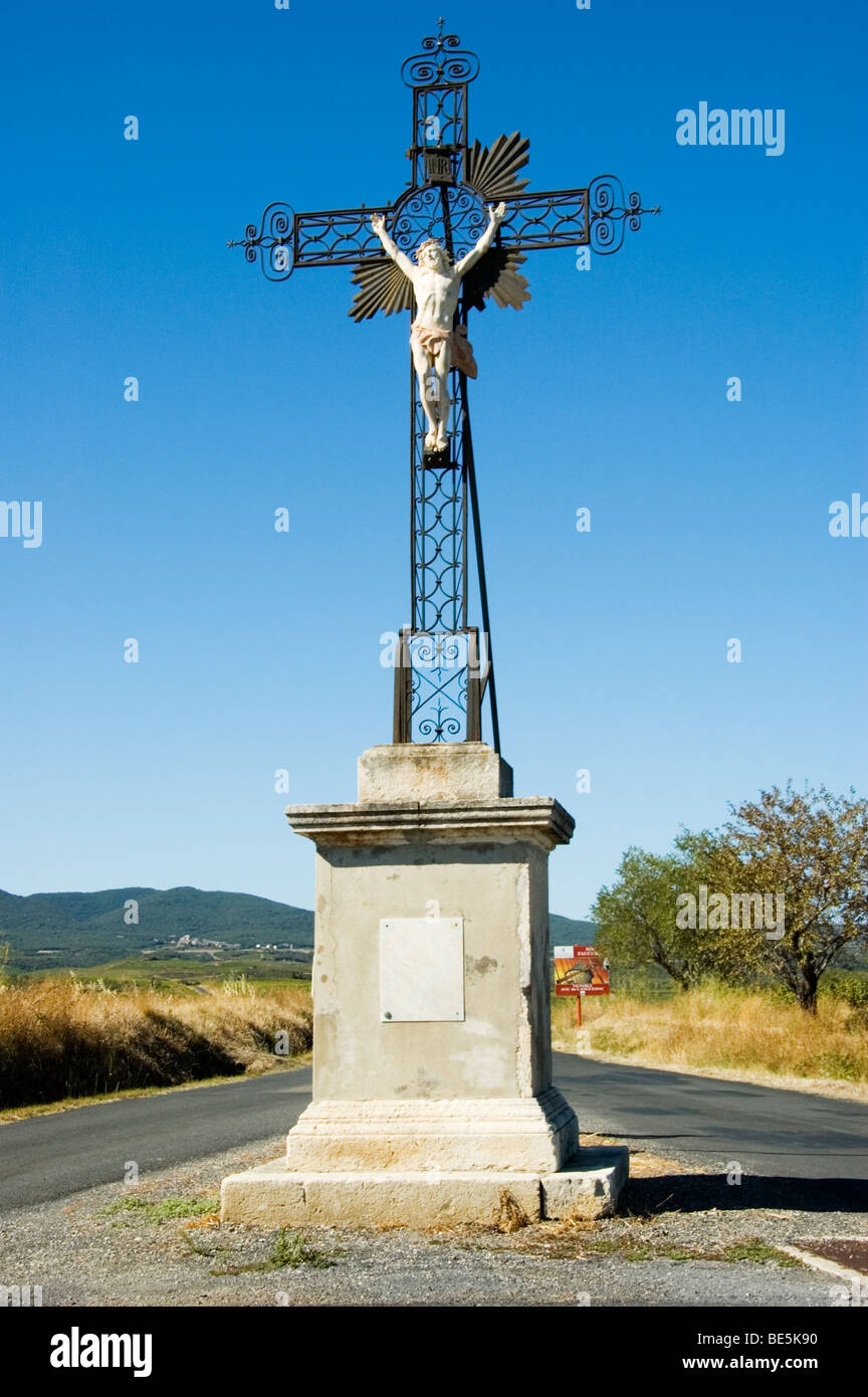 Roadside cross hi-res stock photography and images - Alamy