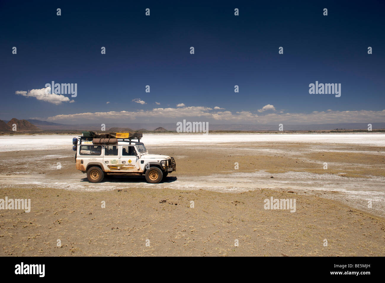 Land rover defender on lake hi-res stock photography and images - Alamy