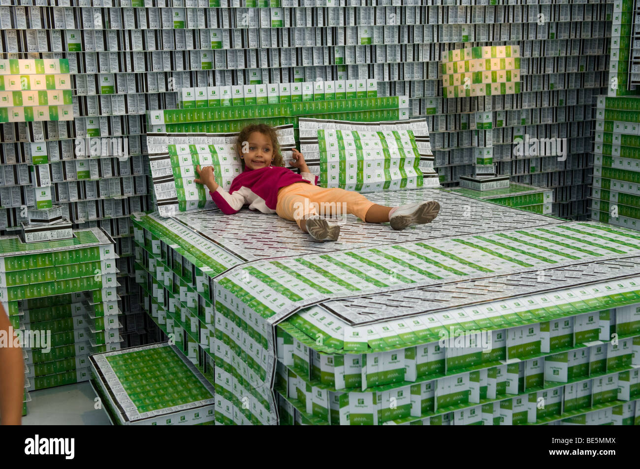 Holiday Inn unveils its key card hotel at the South Street Seaport in ...