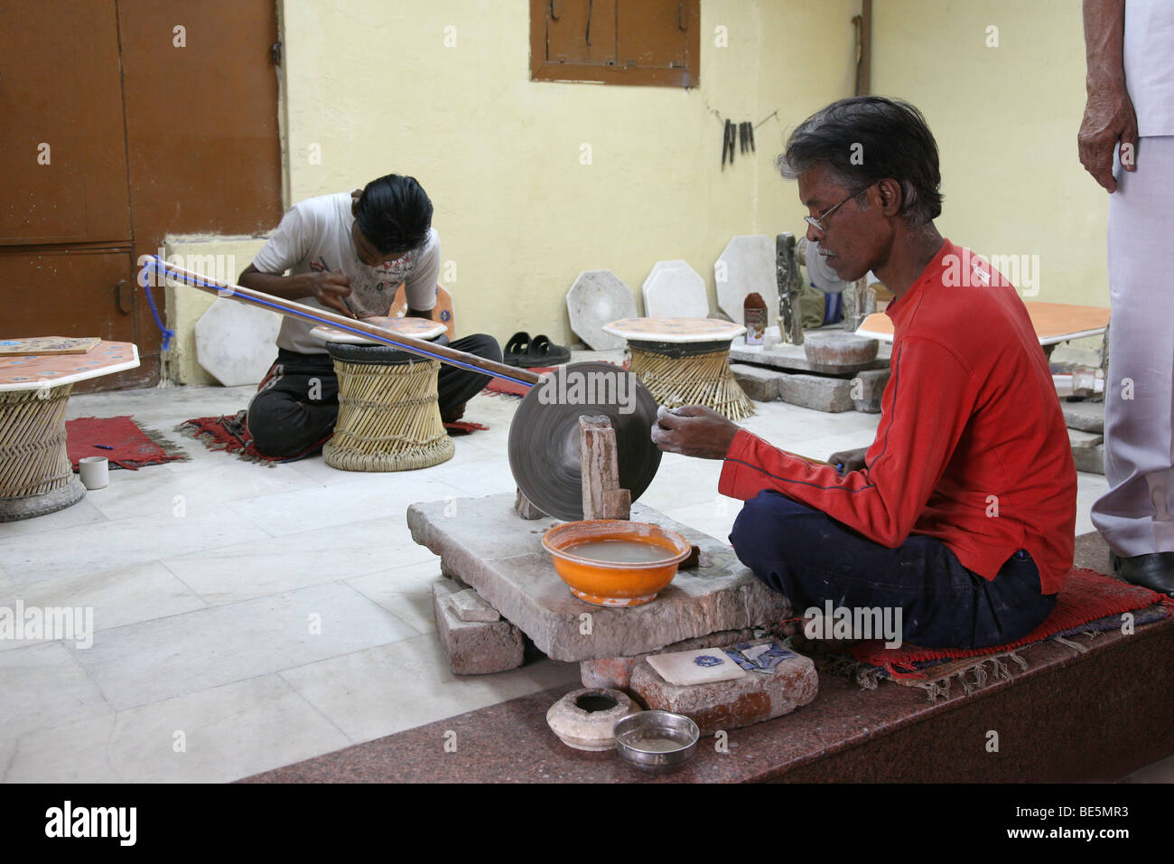 Indian craftsmen hi-res stock photography and images - Alamy